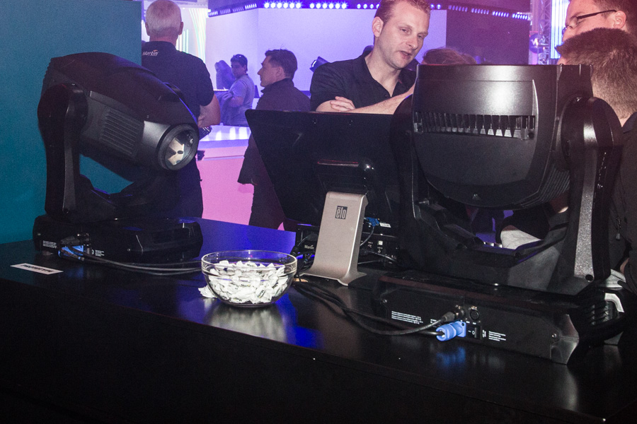 Martin Quantum Spot, leds blanches et CMY | SoundLightUp.