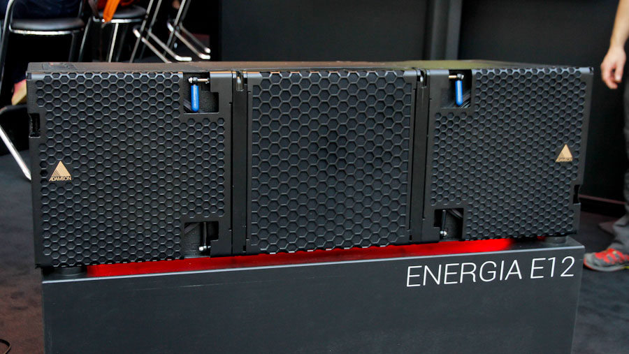 E218, le sub dédié E12 d’Adamson | SoundLightUp.