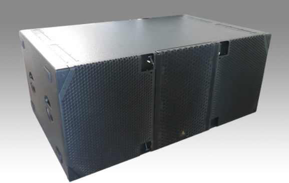 Avec 36 systèmes Adamson E15, PRG fait le plein d'Energia | SoundLightUp.