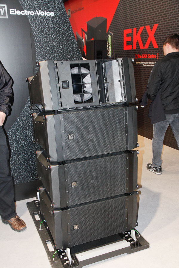 Electro-Voice introduit les X-Line et la série EKX | SoundLightUp.