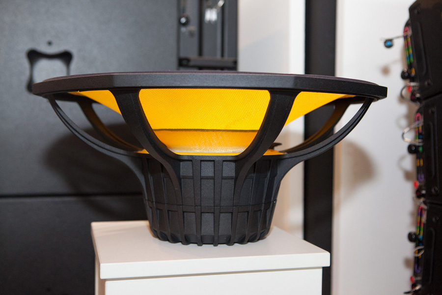 Adamson E119, parce que « size is everything » | SoundLightUp.