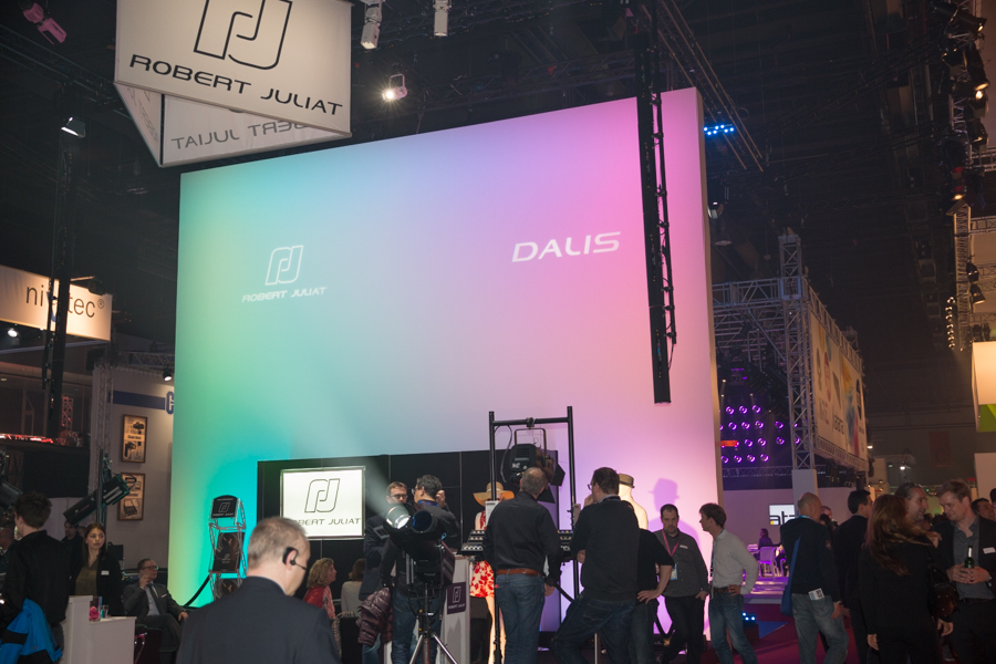 Robert Juliat, bain de pieds Dalis 862 et horiziode 861 | SoundLightUp.