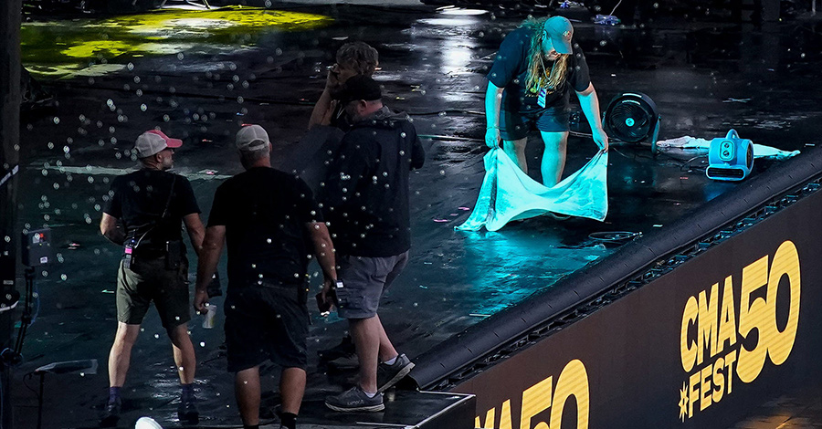 Les premiers Footsie Robe arrivent aux USA | SoundLightUp.