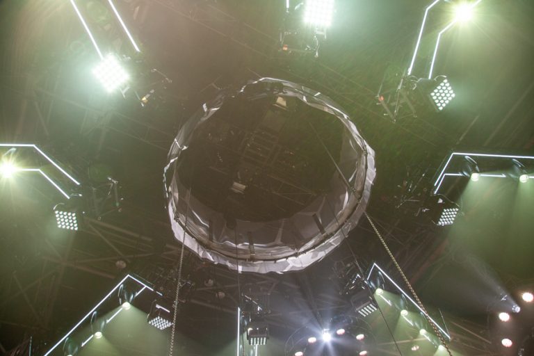 Vincent Lérisson éclaire la Planète Terre de Louise Attaque | SoundLightUp.